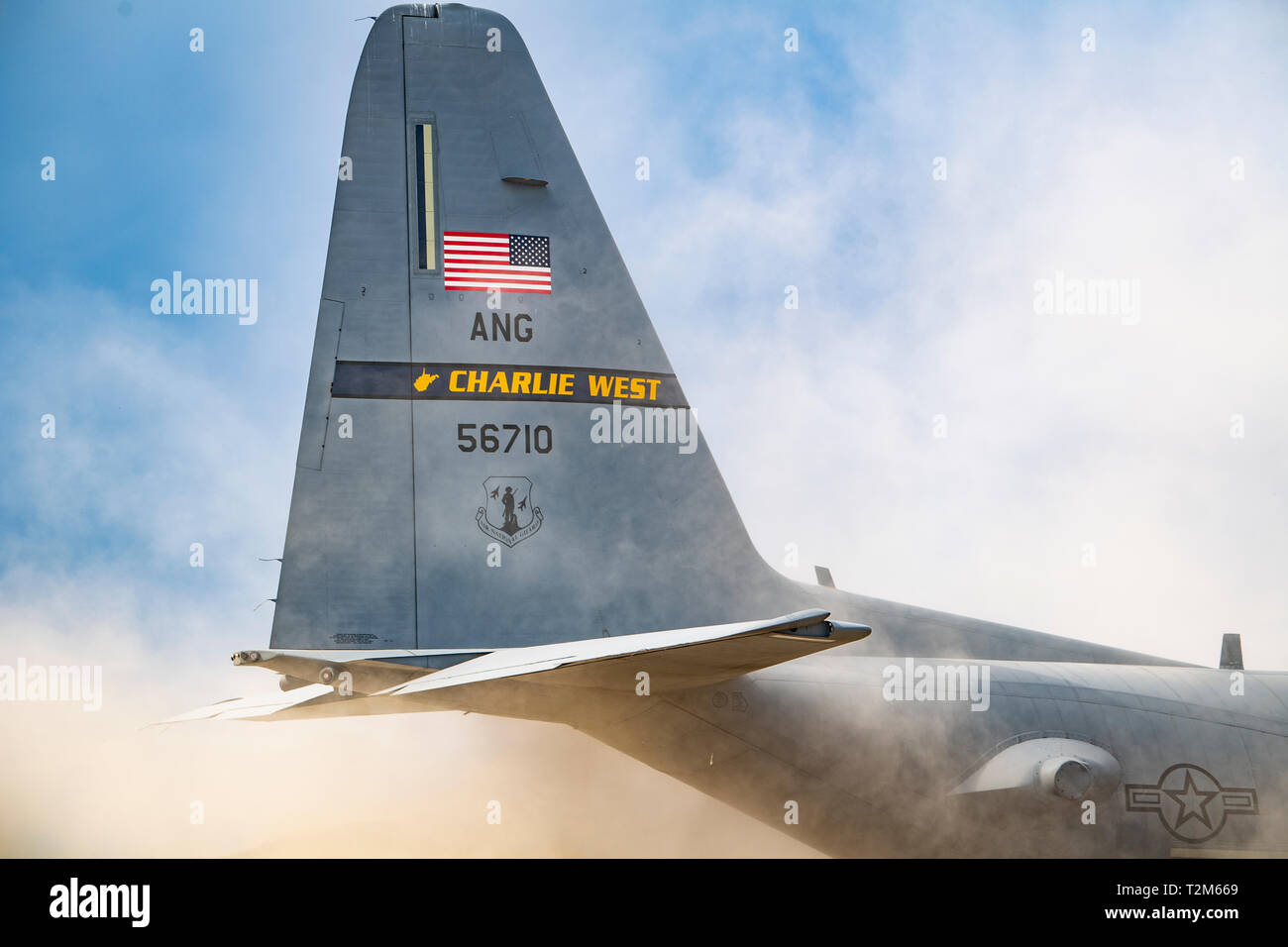 130th airlift wing hi-res stock photography and images - Alamy