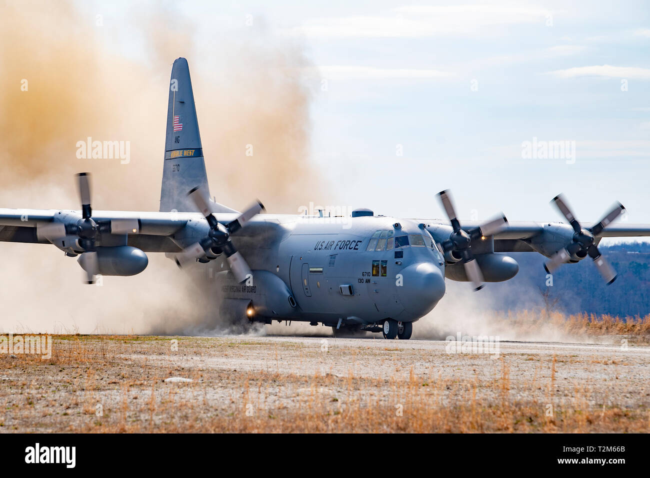 130th airlift wing hi-res stock photography and images - Alamy