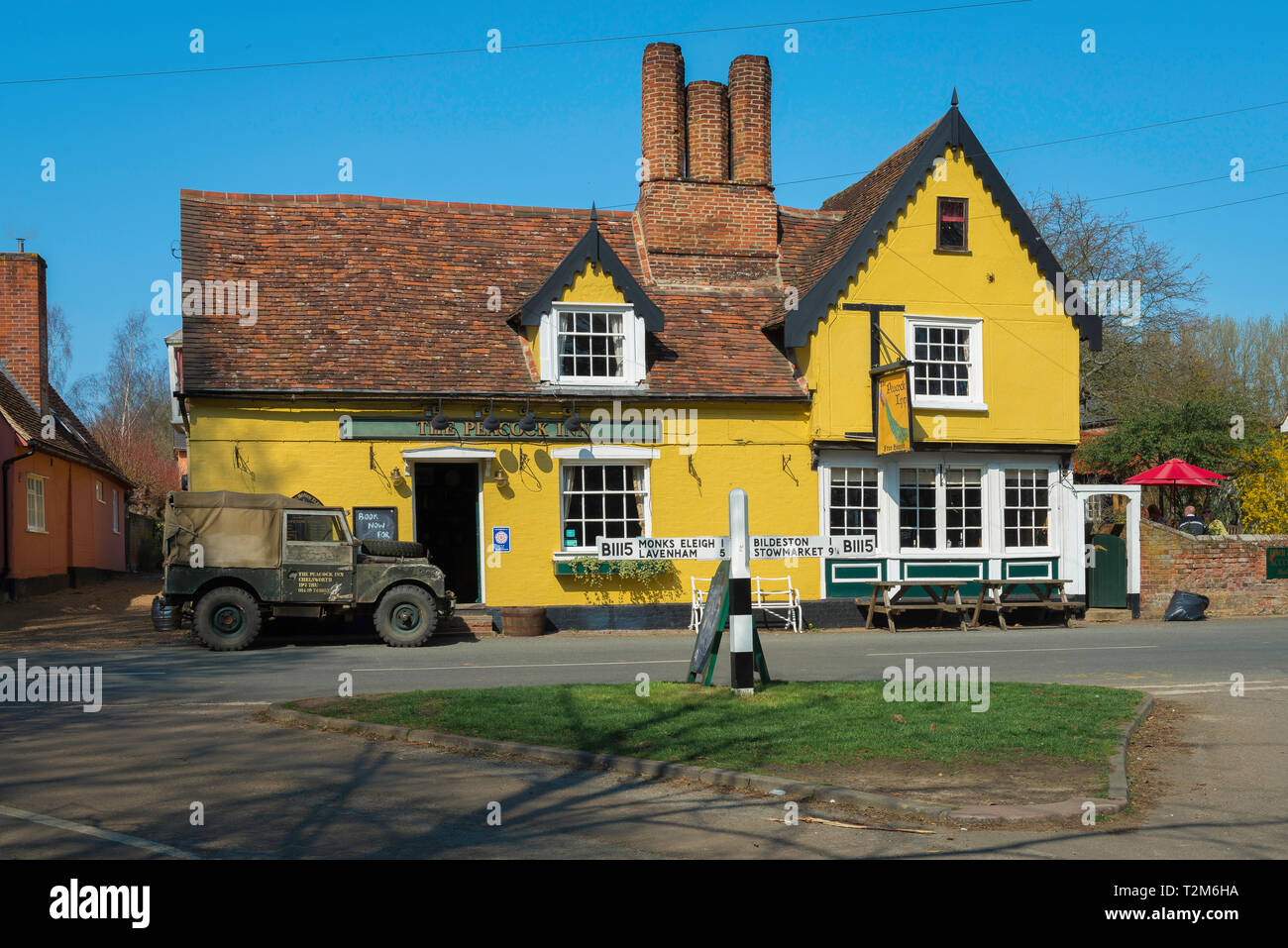 Country pub England, view of The Peacock Inn public house sited in The ...