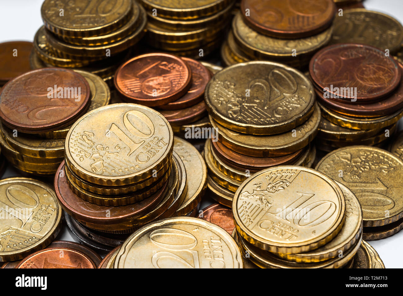 Pile of copper coins hi-res stock photography and images - Alamy