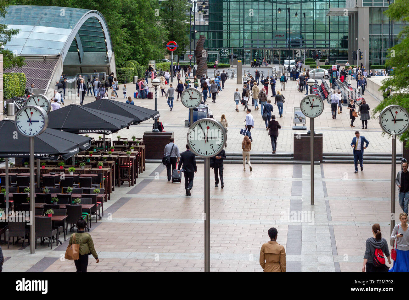 Public clock clocks hi-res stock photography and images - Alamy