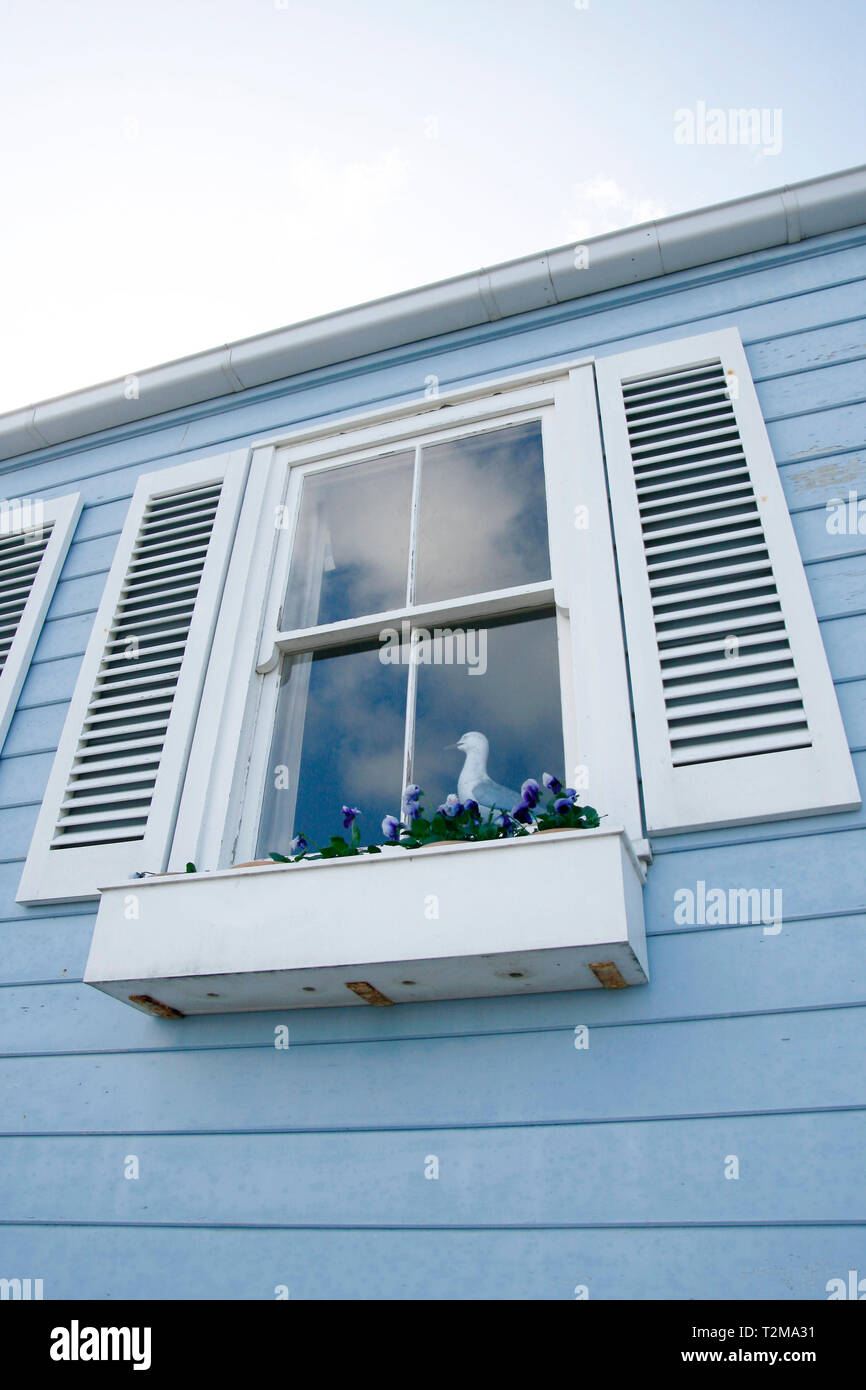 Bay window balcony hi-res stock photography and images - Alamy