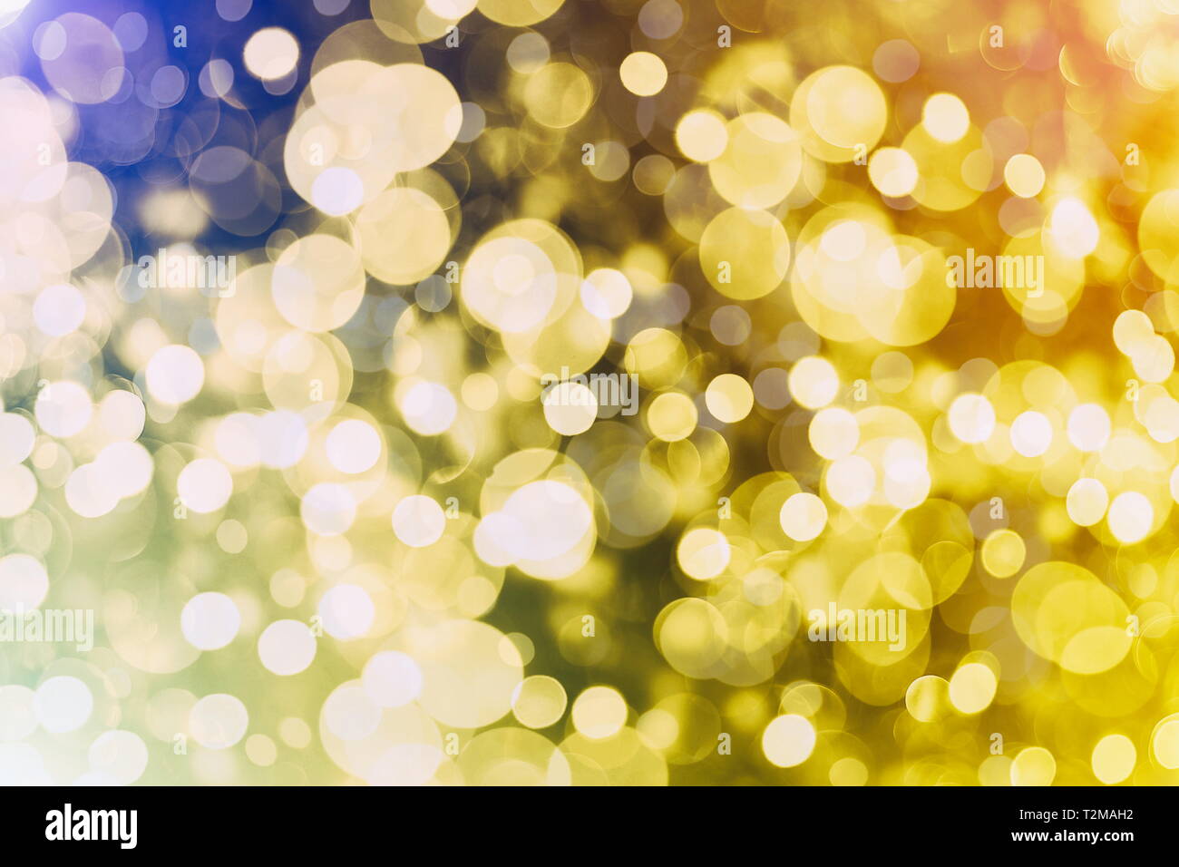 Christmas light background. Holiday glowing backdrop. Defocused ...