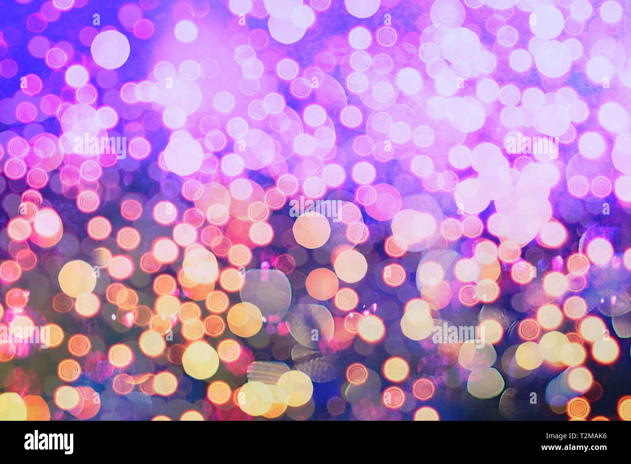 Christmas light background. Holiday glowing backdrop. Defocused ...