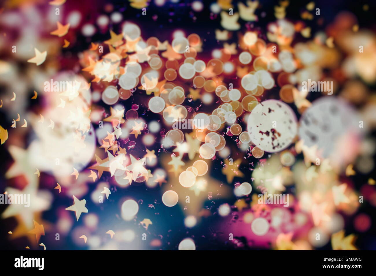 Christmas light background. Holiday glowing backdrop. Defocused ...