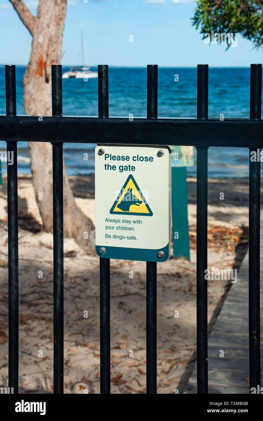 Dingo warning sign hi-res stock photography and images - Alamy