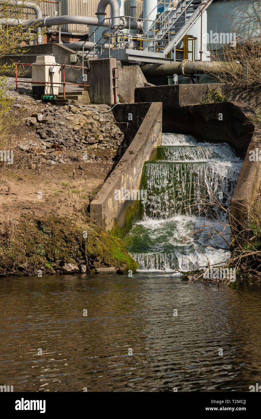 Polluted river factory hi-res stock photography and images - Alamy