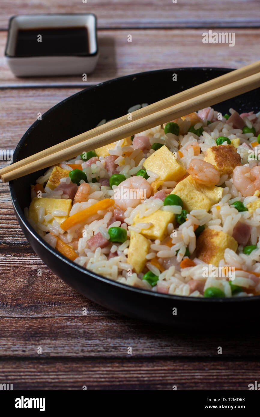 chinese fried rice with shrimp and veggies Stock Photo - Alamy