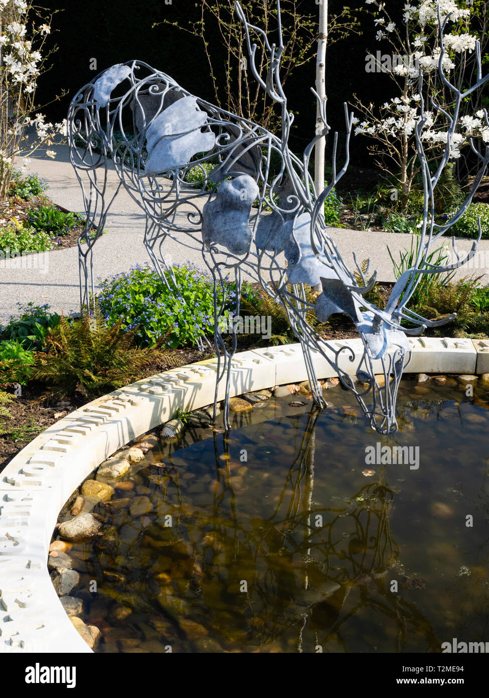 Stag sculpture hi-res stock photography and images - Alamy