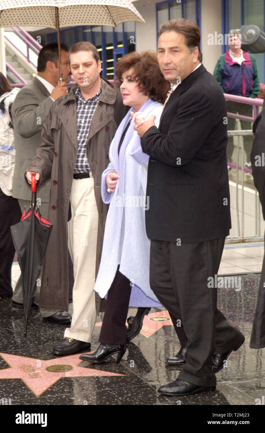 LOS ANGELES, CA. February 14, 2000: Actress Elizabeth Taylor at ...