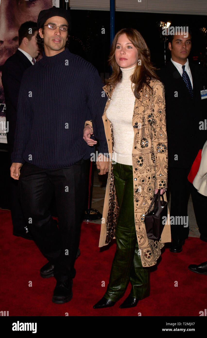 LOS ANGELES, CA. December 07, 2000: Actress Christina Applegate & Actor ...