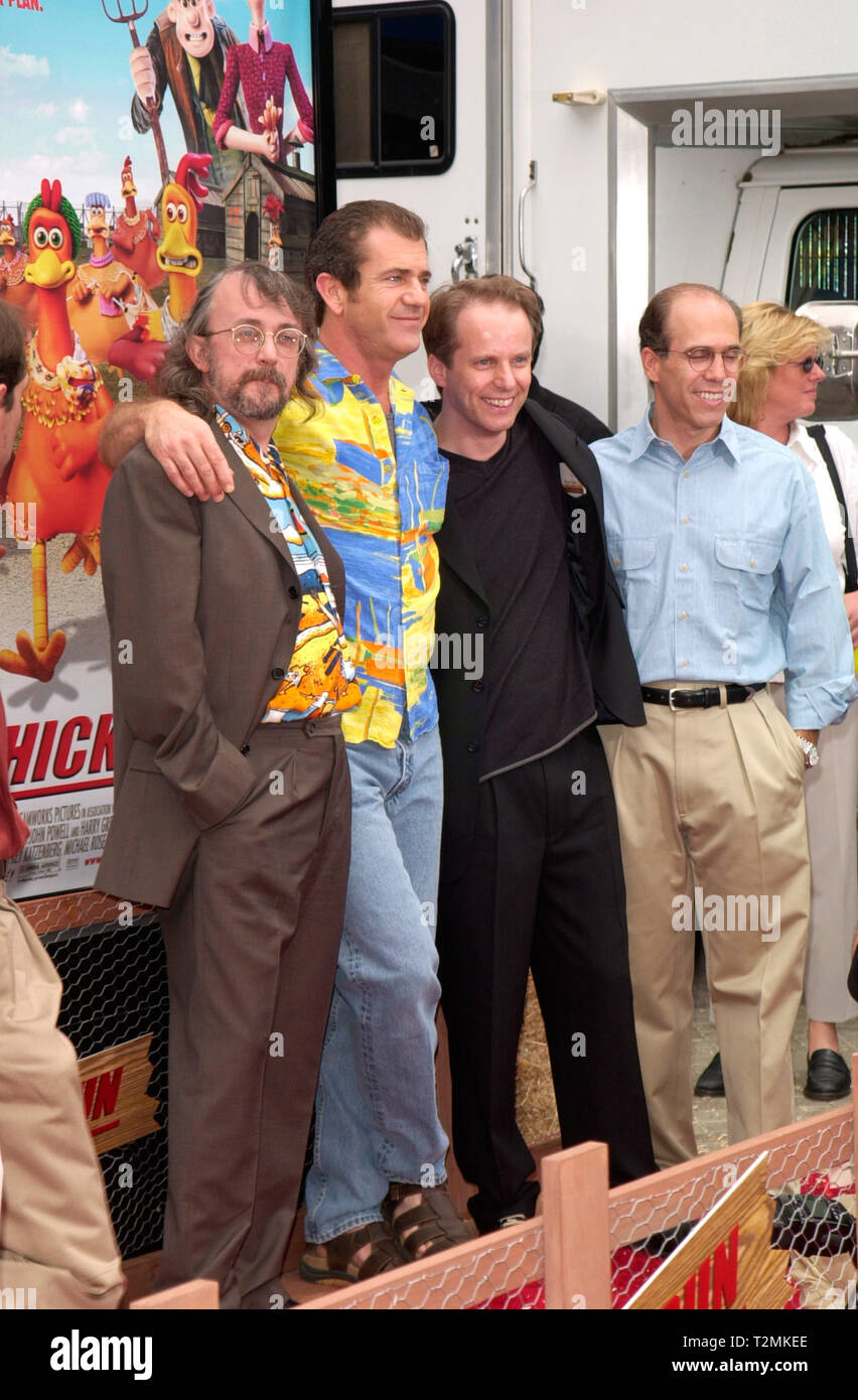 LOS ANGELES, CA. June 17, 2000: Actor Mel Gibson With Directors Peter ...