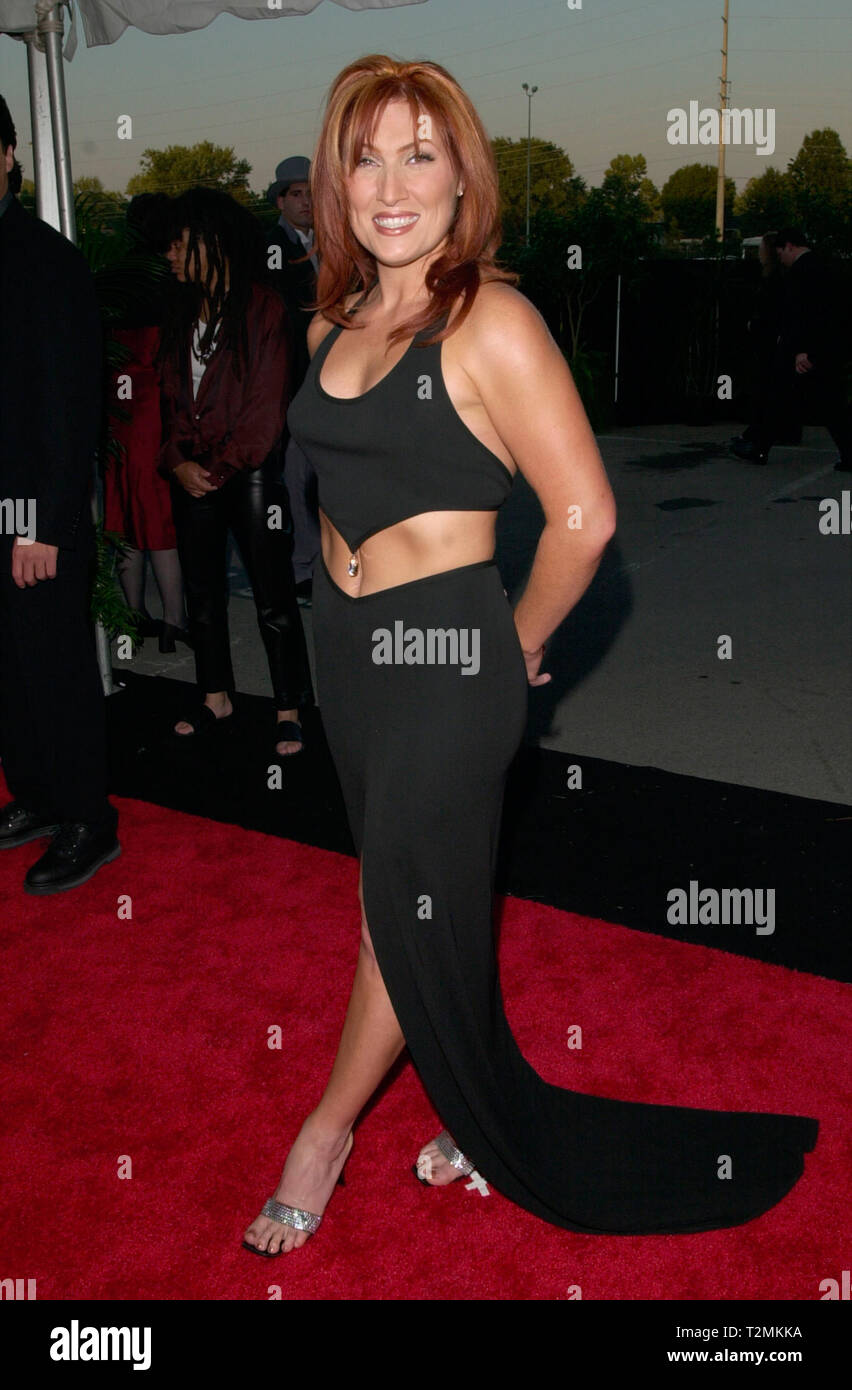 LOS ANGELES, CA. October 04, 2000: Country star Jo Dee Messina at the ...