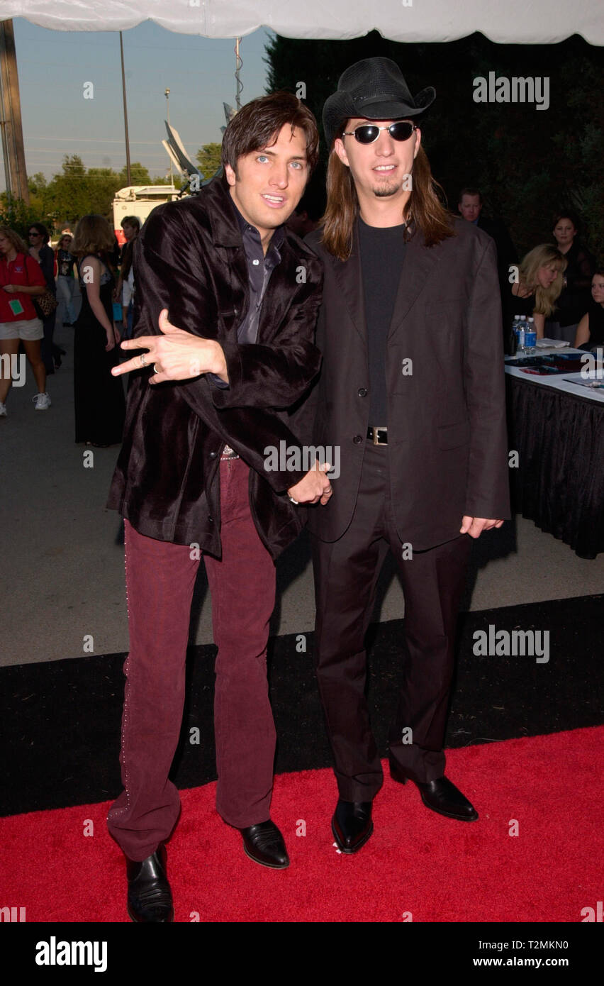 LOS ANGELES, CA. October 04, 2000: Country duo The Warren Brothers at ...