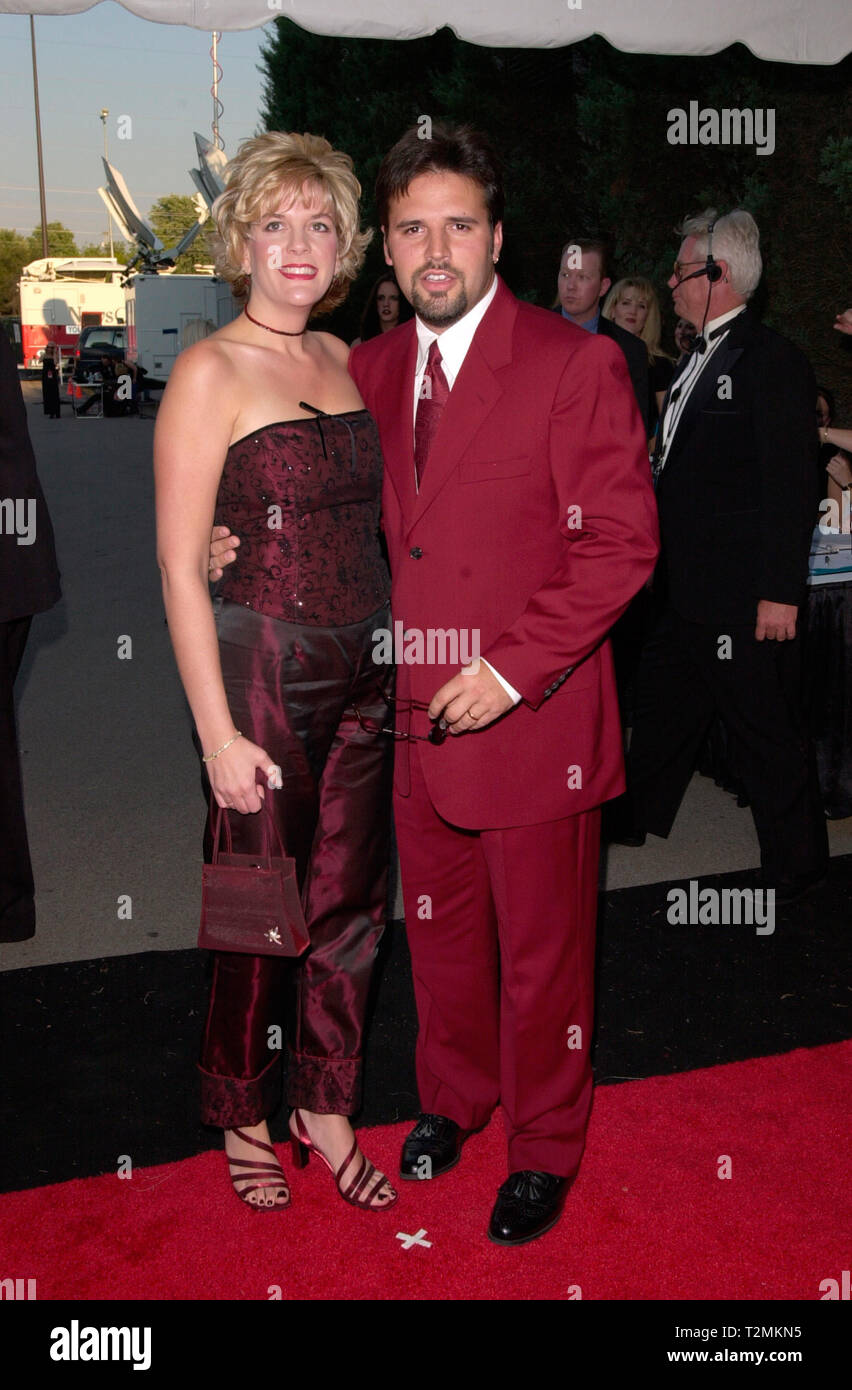 LOS ANGELES, CA. October 04, 2000: Country star Mark Wills & wife Kelly ...
