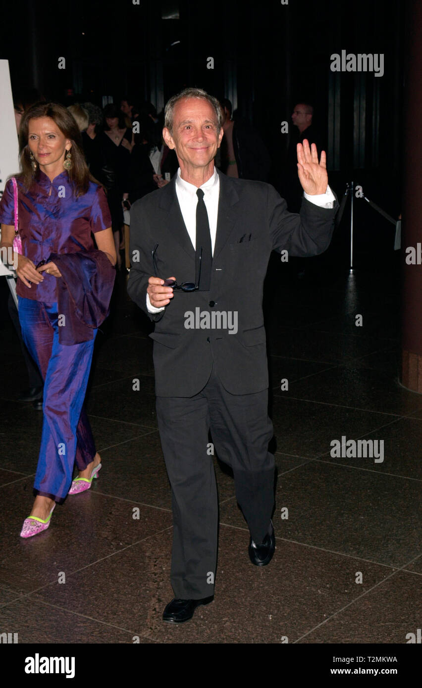 Joel grey lynn hi-res stock photography and images - Alamy