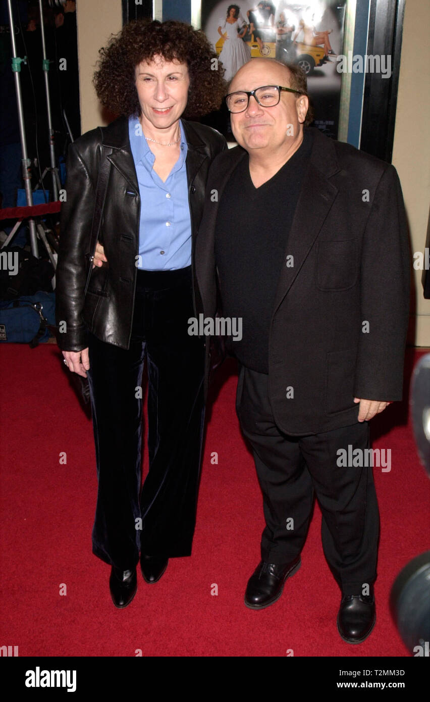 LOS ANGELES, CA. February 28, 2000: Actor Danny DeVito & Actress Wife ...
