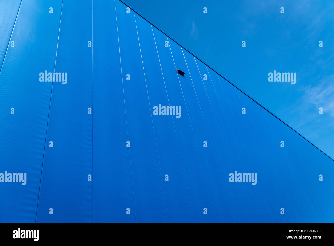 Sheet metal building facade hi-res stock photography and images - Alamy