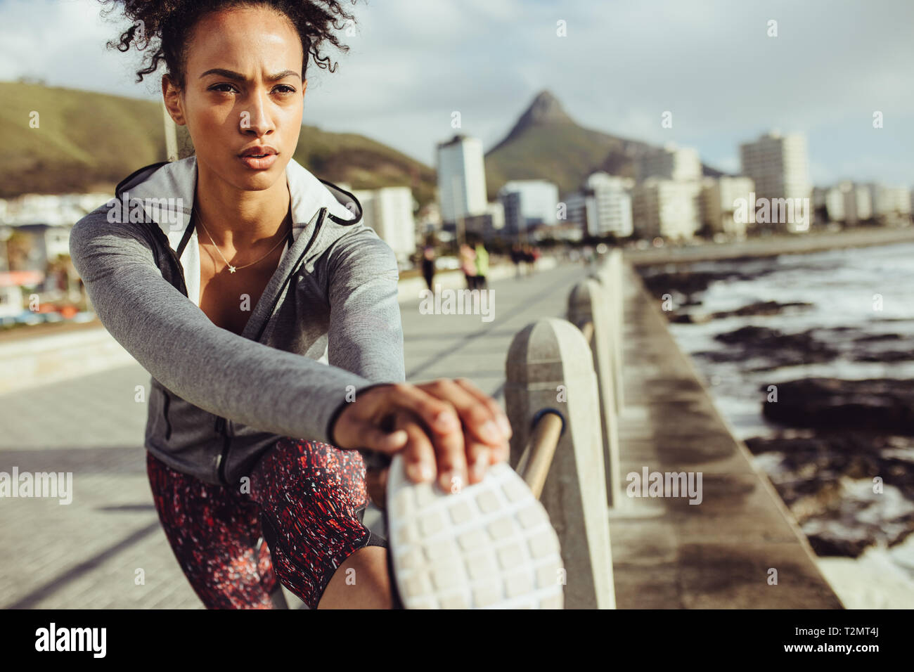 Muscular female legs hi-res stock photography and images - Alamy