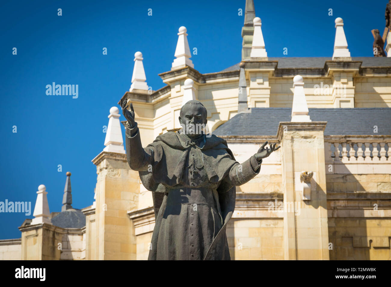 Statue pope jean paul ii hi-res stock photography and images - Alamy