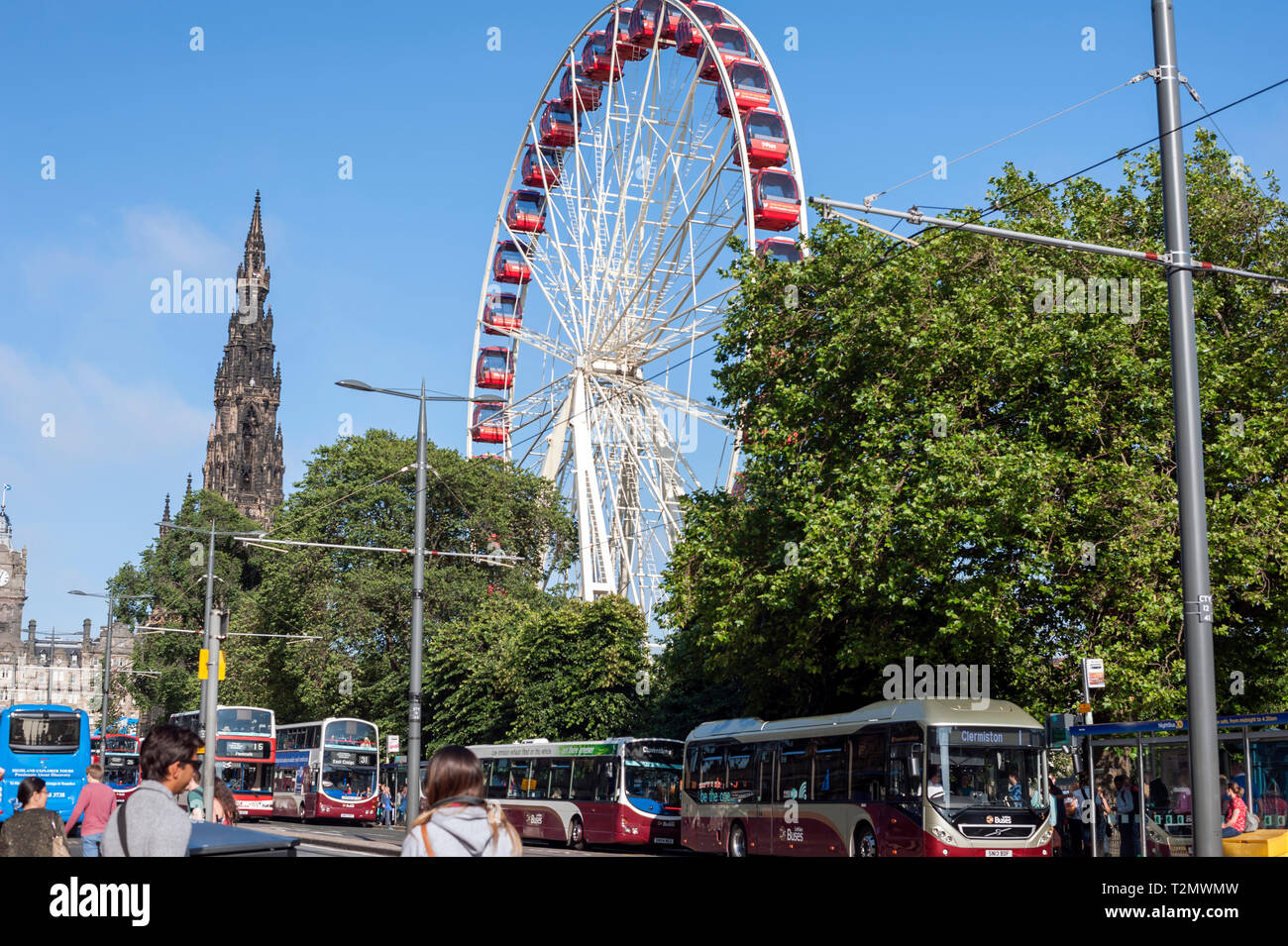 Edinburgh scotland shopping bus hi-res stock photography and images - Alamy