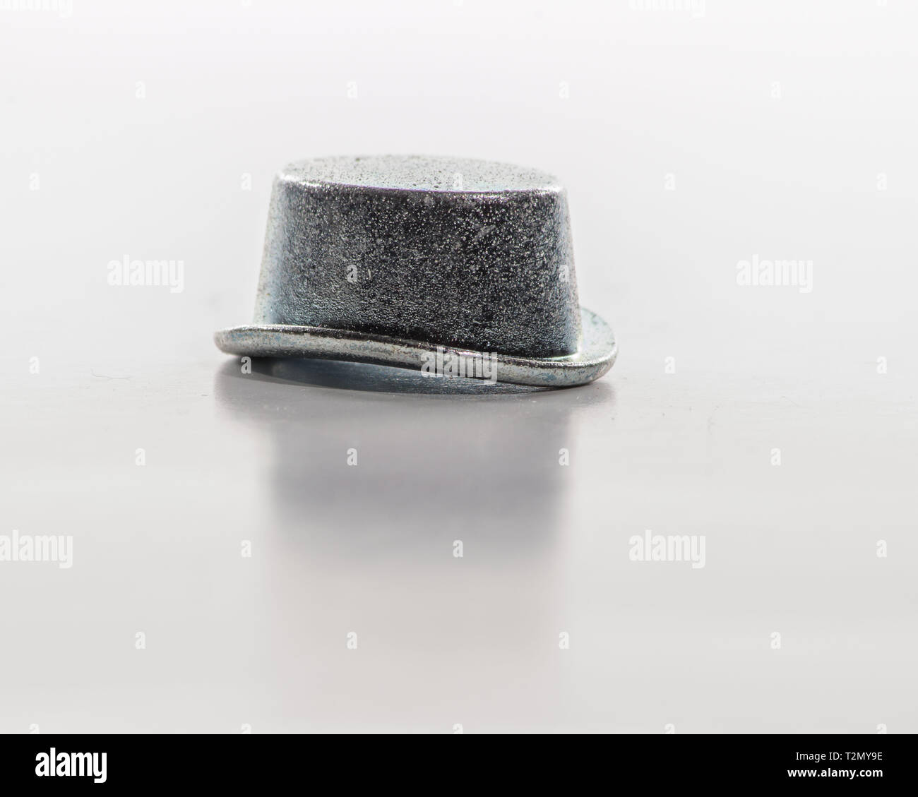 Monopoly board game pieces hi-res stock photography and images - Alamy