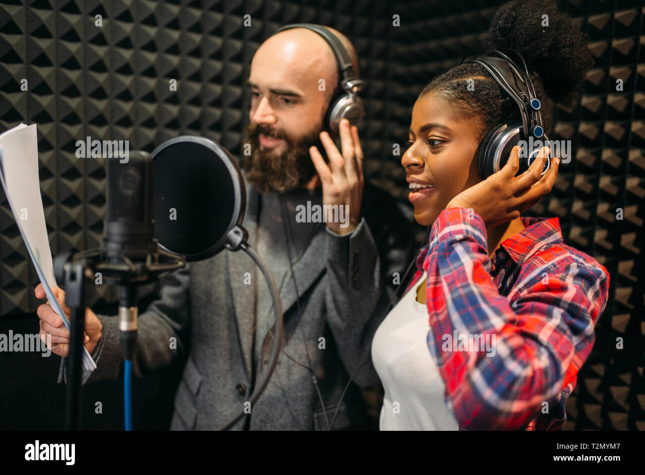 Singers in recording studio hi-res stock photography and images - Alamy
