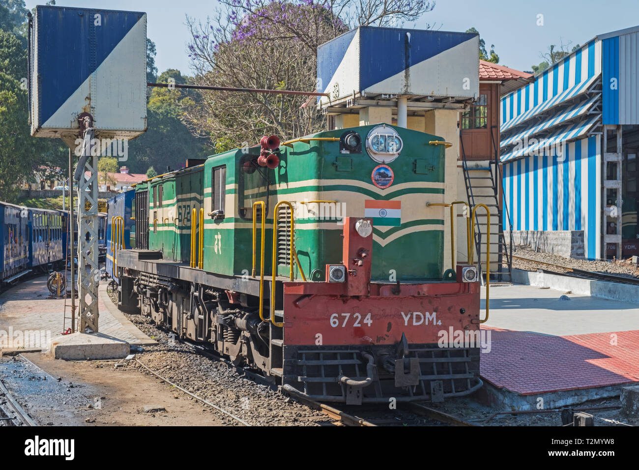 India diesel engine locomotive hi-res stock photography and images - Alamy