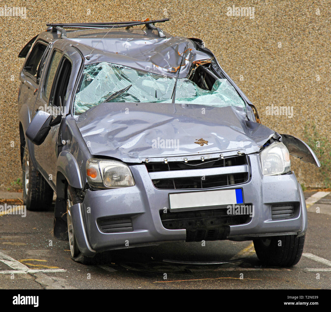 Suv Accident Stock Photos & Suv Accident Stock Images - Alamy