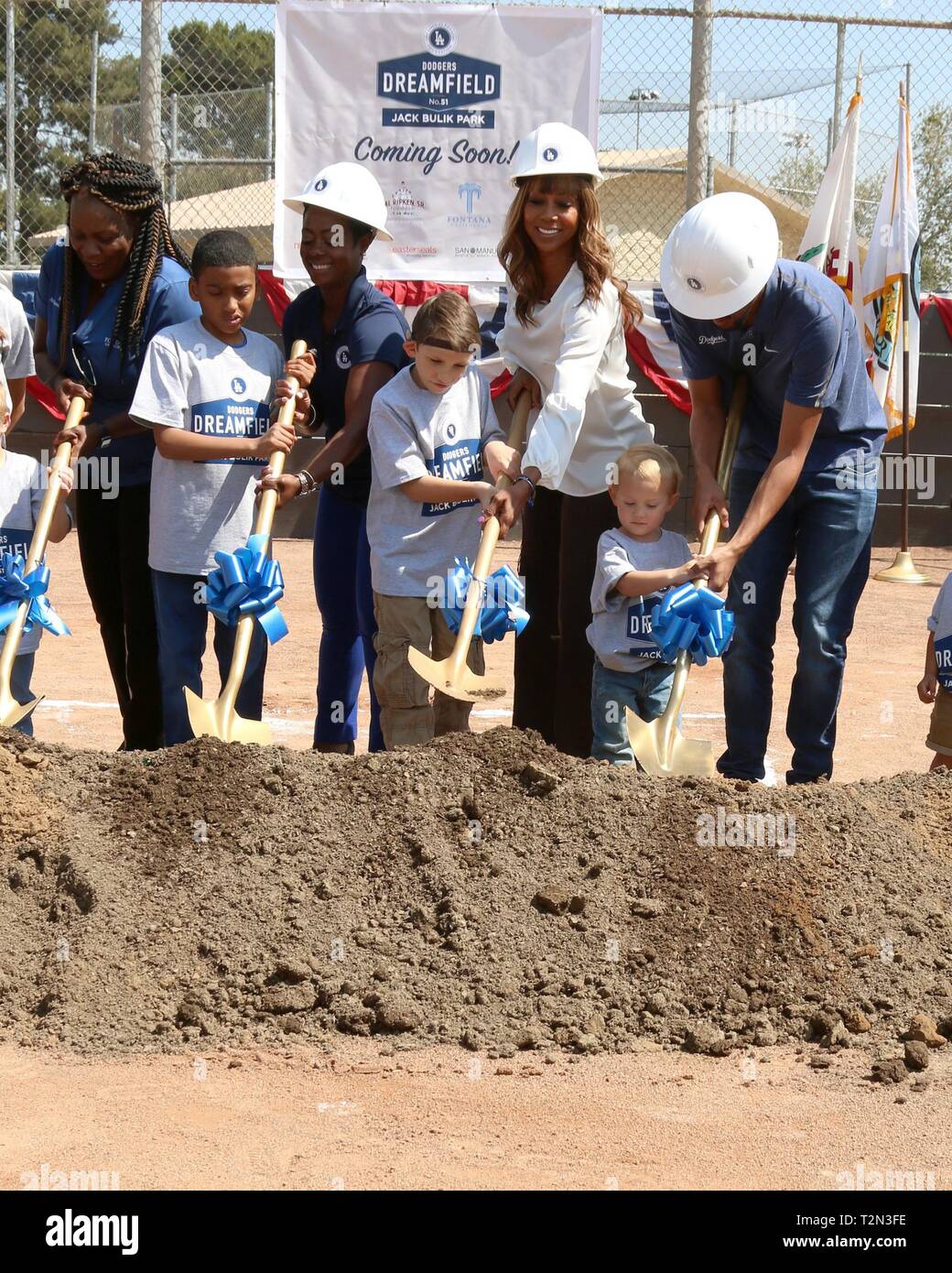 Officials, Holly Robinson Peete, RJ Peete, children in attendance for ...