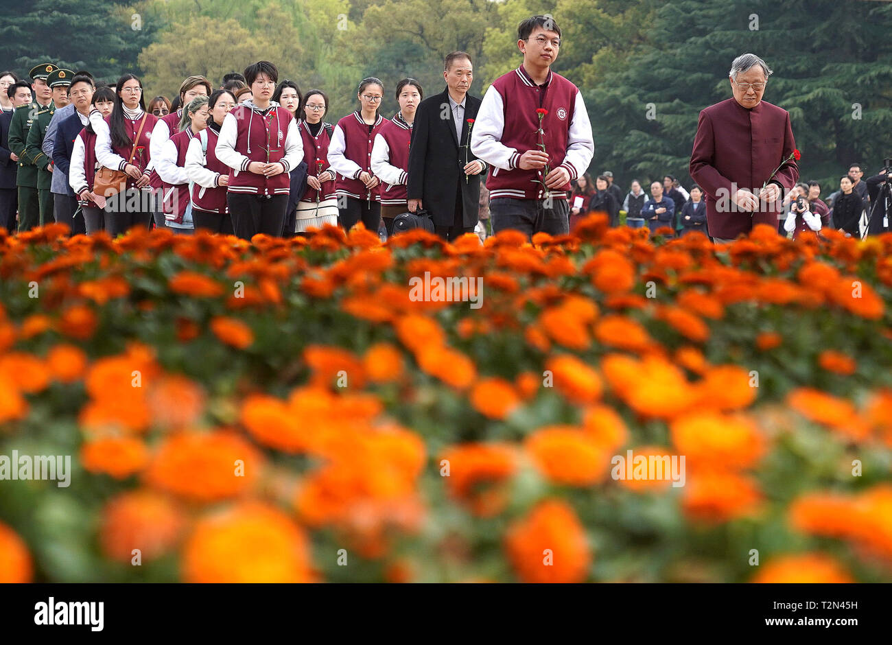 Shanghai longhua martyrs cemetery hi-res stock photography and images ...