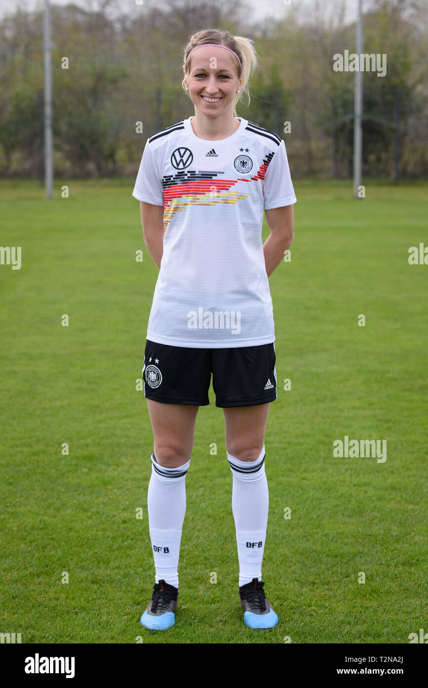 Harsewinkel, Deutschland. 03rd Apr, 2019. Kathrin Hendrich (Germany ...