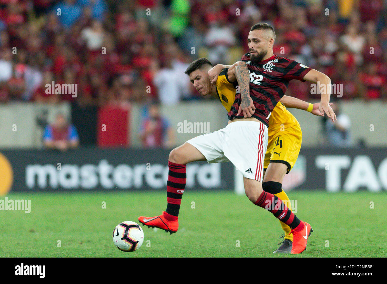 Rio De Janeiro, Brazil. 03rd Apr, 2019. Léo Duarte and Darwin Nunez ...