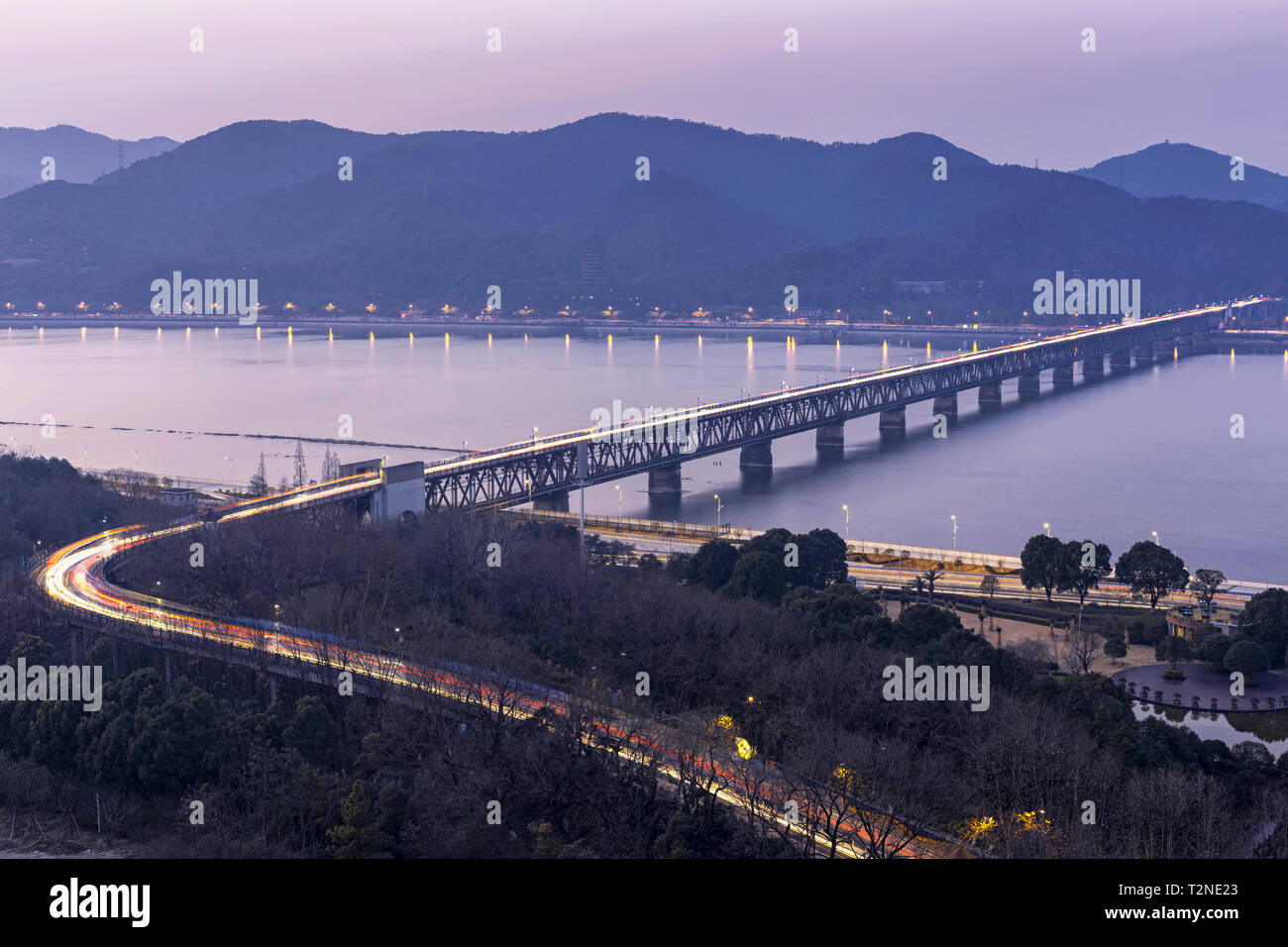 Qiantang River Bridge Stock Photo - Alamy
