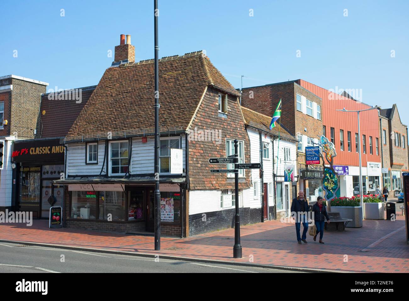 Tonbridge high street hi-res stock photography and images - Alamy