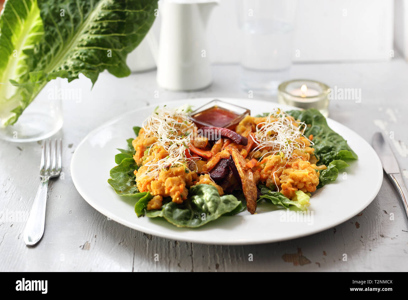 Appetizing vegetarian vegetarian dinner dish, served on a white plate ...