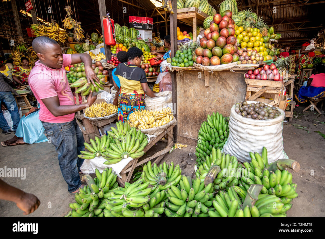 Rwanda, market, fruit hi-res stock photography and images - Alamy