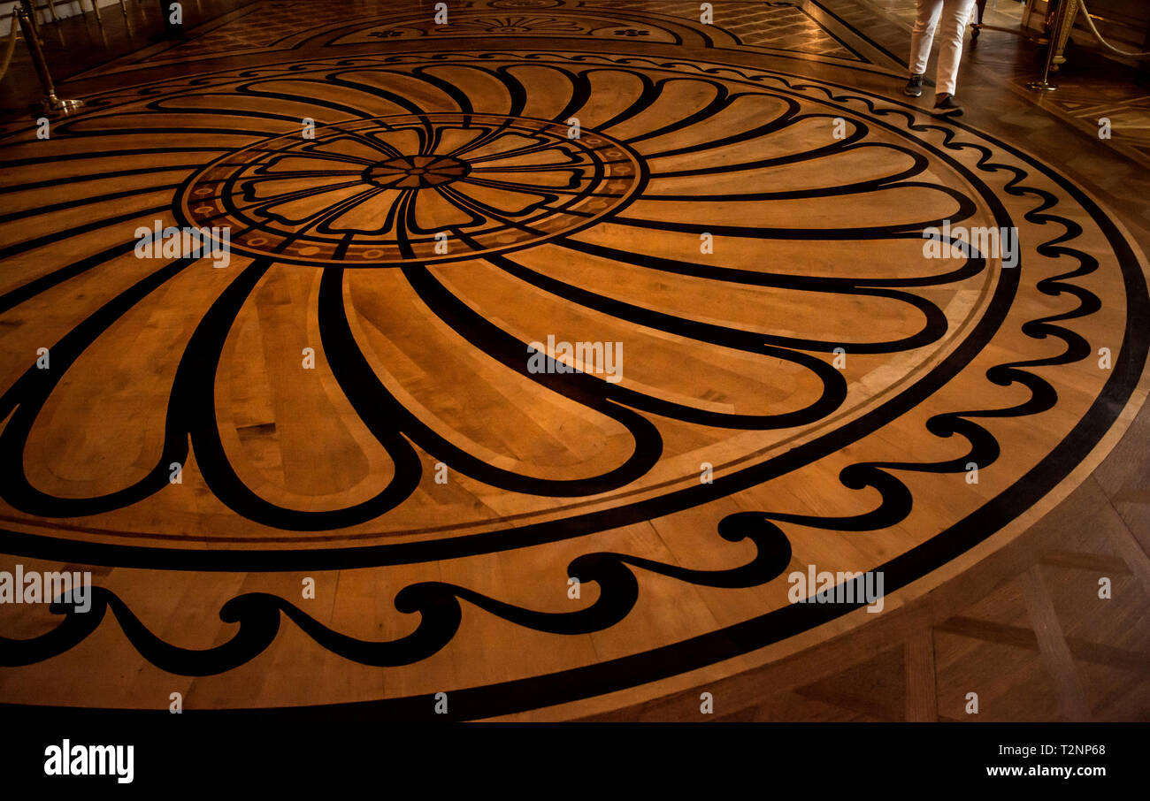 Audience chamber hi-res stock photography and images - Alamy