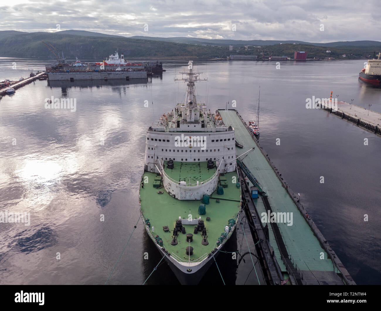 Container ship from above hi-res stock photography and images - Alamy