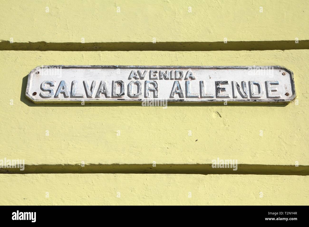 Close up street name sign avenue hi-res stock photography and images ...