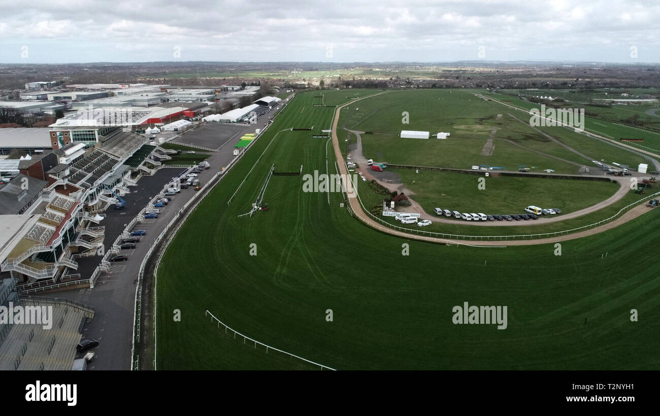 Aintree racecourse general view hi-res stock photography and images - Alamy