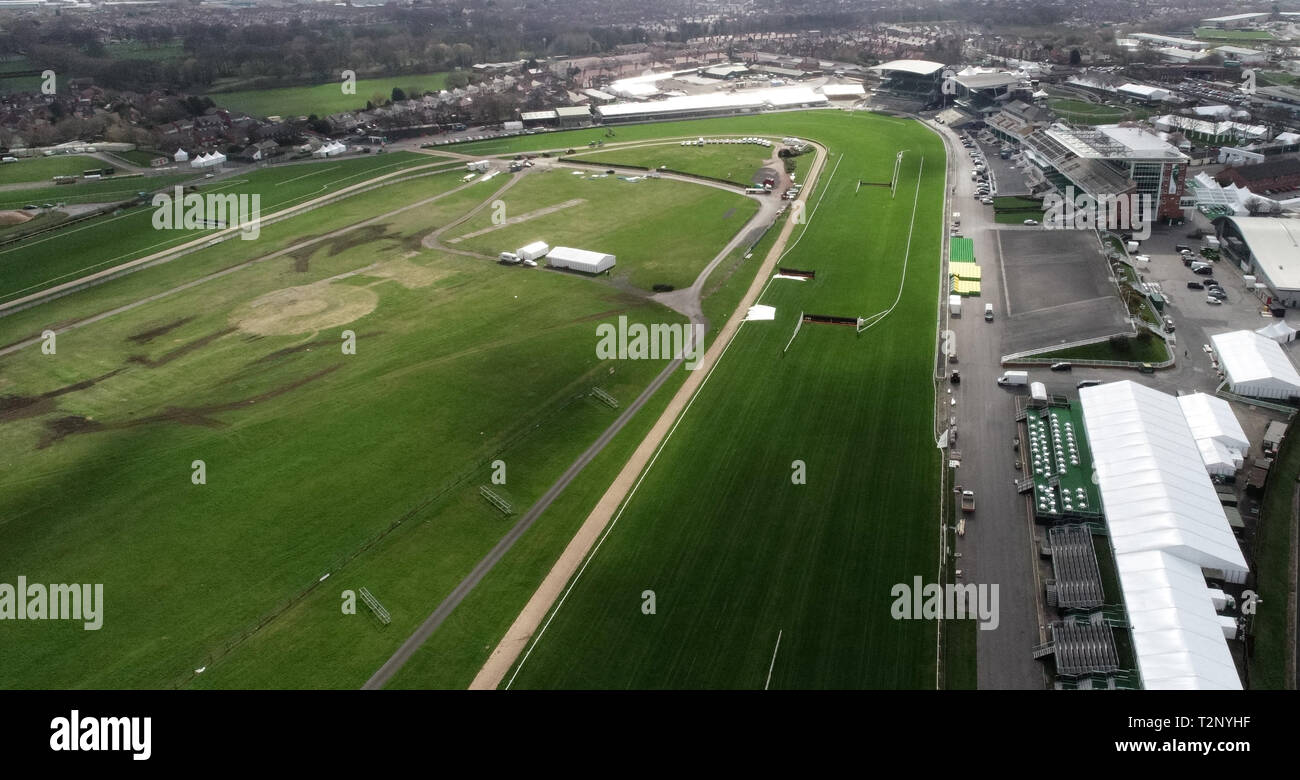 Aintree racecourse general view hi-res stock photography and images - Alamy