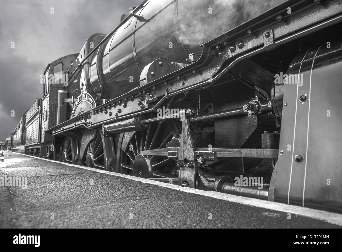 Worms Eye View Of Railway Platform High Resolution Stock Photography ...