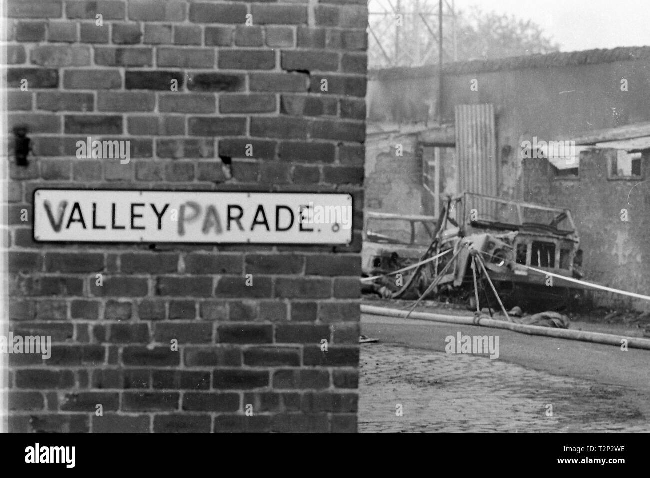 Bradford city valley parade fire hi-res stock photography and images ...
