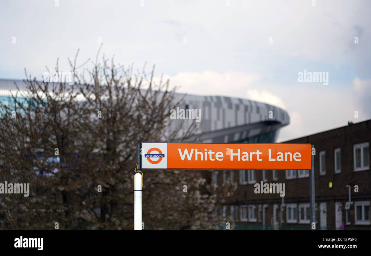 White hart lane sign hi-res stock photography and images - Alamy