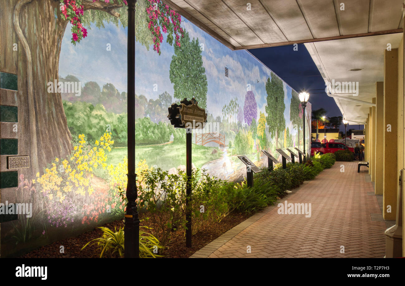 Downtown wall mural hi-res stock photography and images - Alamy