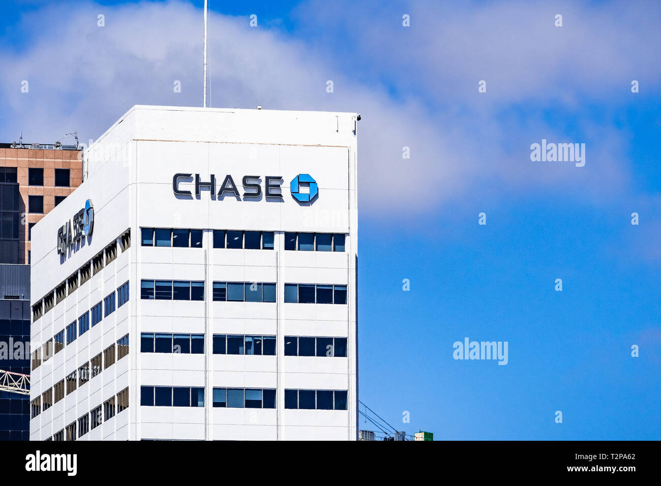 Chase bank building united states hi-res stock photography and images ...