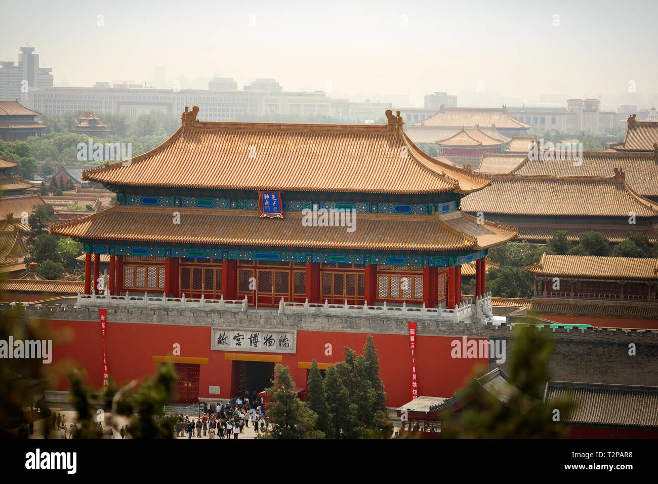 Traditional building in a large city Stock Photo - Alamy