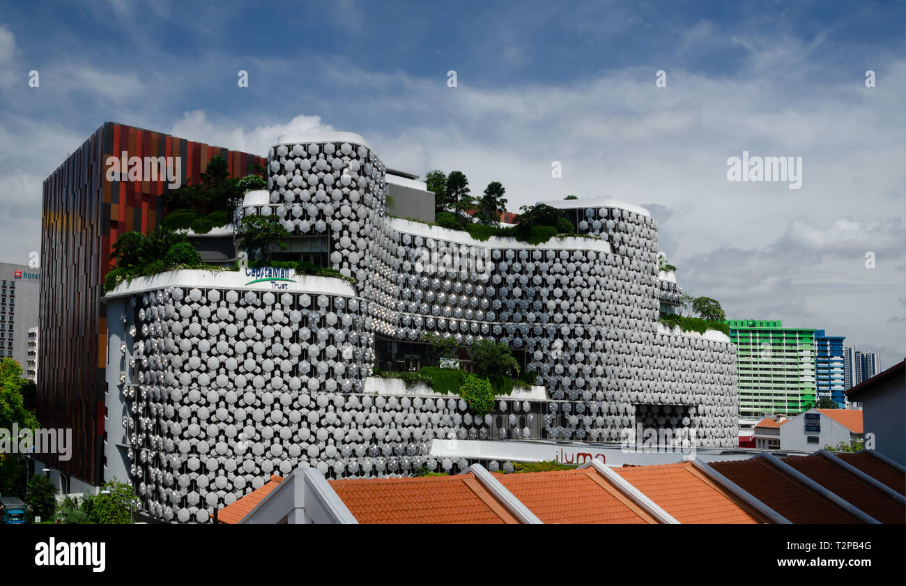 A modern looking office/shopping centre in Singapore Stock Photo - Alamy