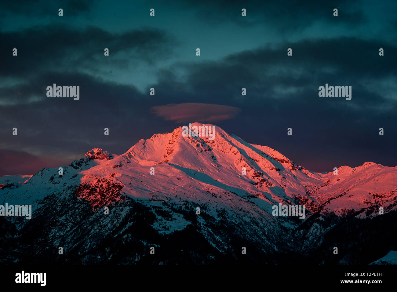 Full moon over snowy mountain hi-res stock photography and images - Alamy